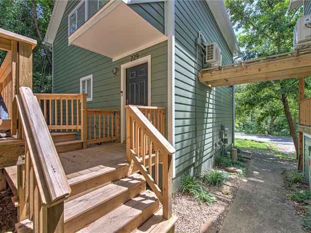 229 Gregg Avenue 1C