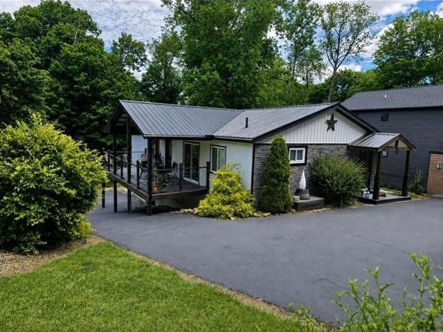 229 Green Valley Dr, Howard, OH 43028
