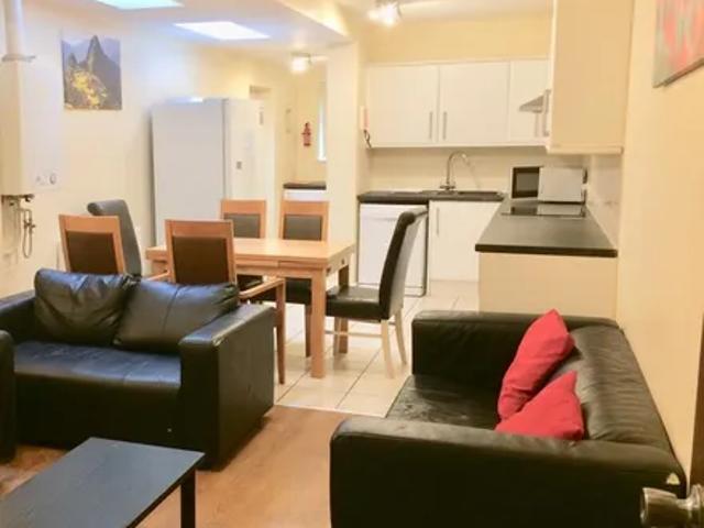 229 Dawlish Road, London, E10 6QN, United Kingdom | 6 bed house for rent #158855895 | Rentberry