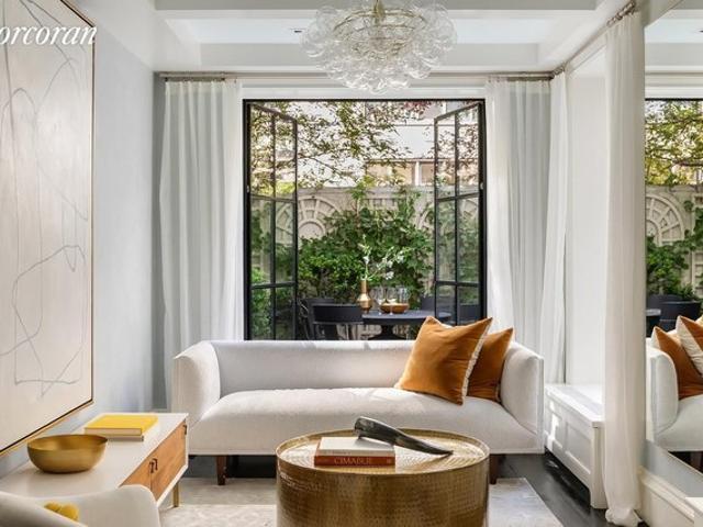 229 E 62nd St, New York, NY 10065