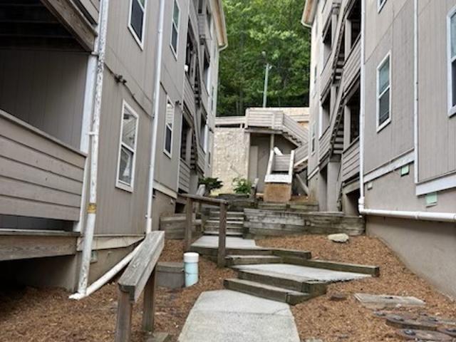 229 E King Street 31