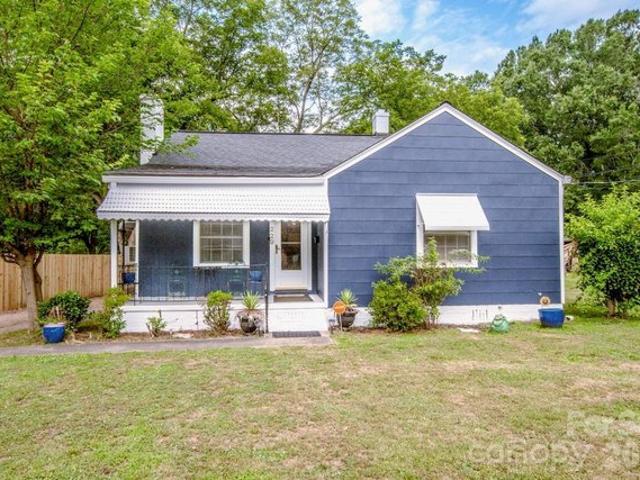 229 E McNeely Ave, Mooresville, NC 28115