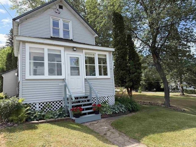 229 Evans Rd, Ironwood, MI 49938
