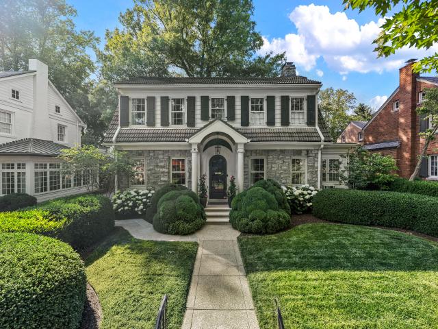 229 Kingsway Drive