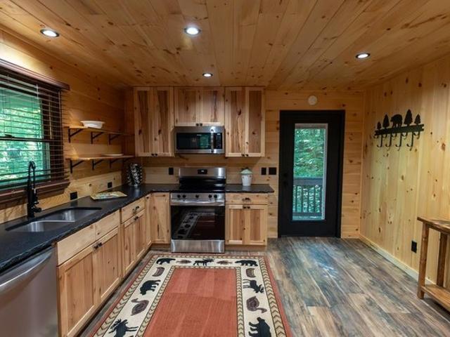229 High Ridge Rd, Franklin, NC 28734