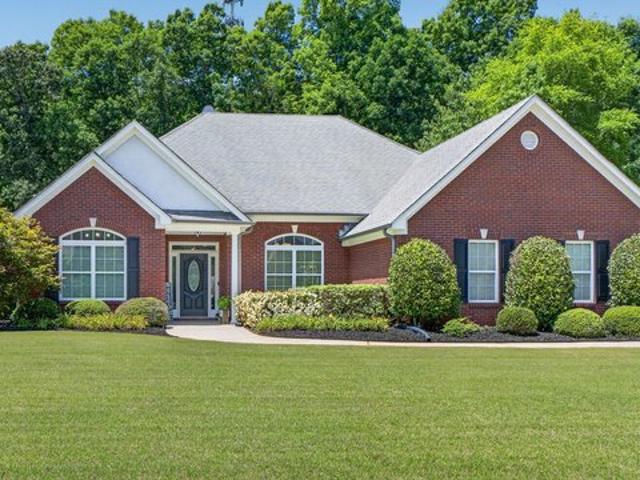 229 Hummingbird Ct, Hampton, GA 30228
