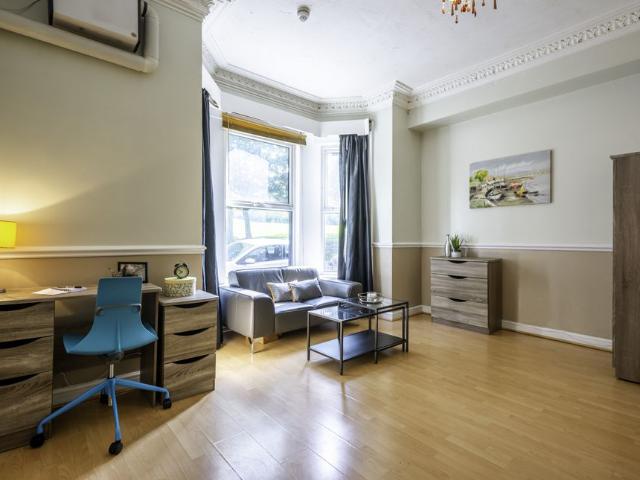 229 HYDE PARK ROAD Leeds LS6 1AH