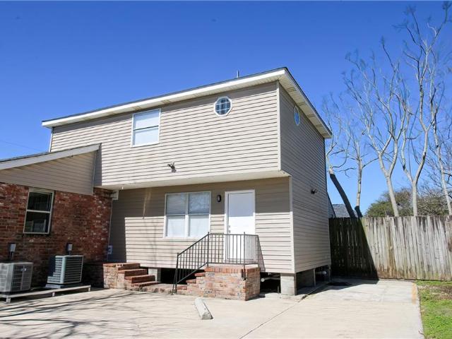 229 Oak Avenue