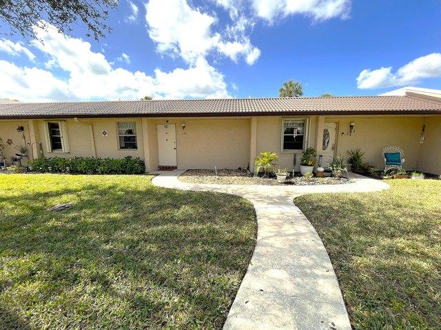 229 Lake Meryl Dr, West Palm Beach, FL 33411