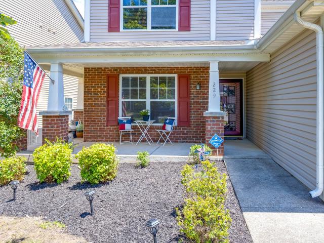 229 Maxwell Pl