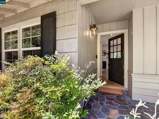 229 Manzanita Dr