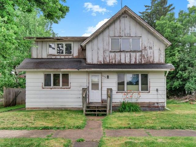229 N 3rd St, New Richmond, WI 54017