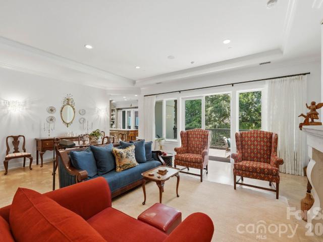 229 N Church Street # 403