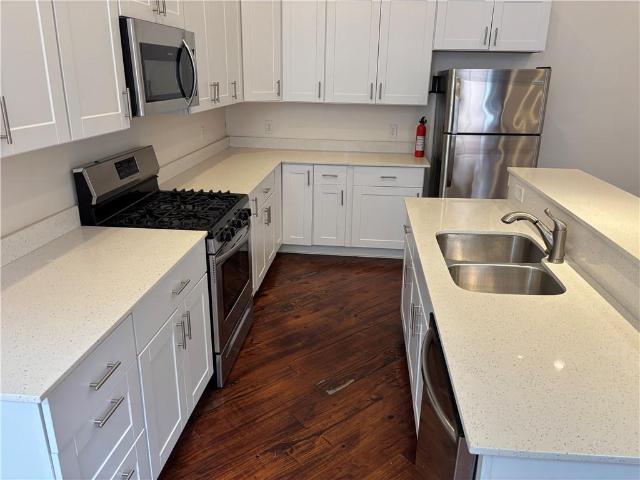 229 N Peters Street # 302