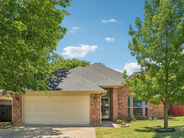 229 S Lakeview Dr, Lake Dallas, TX 75065