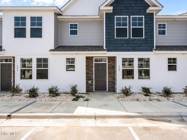 229 Sandy Cove Ln, Sneads Ferry, NC 28460