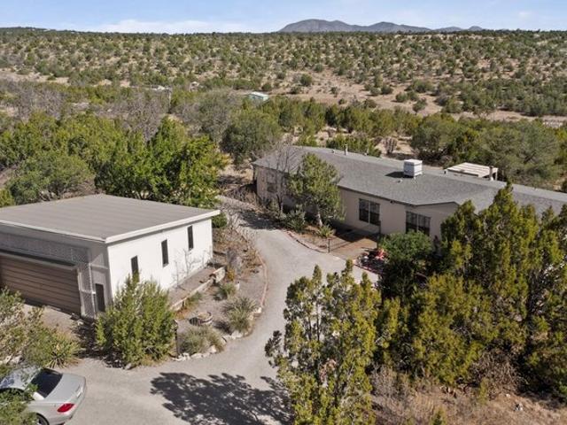 229 Skyline Dr, Edgewood, NM 87015
