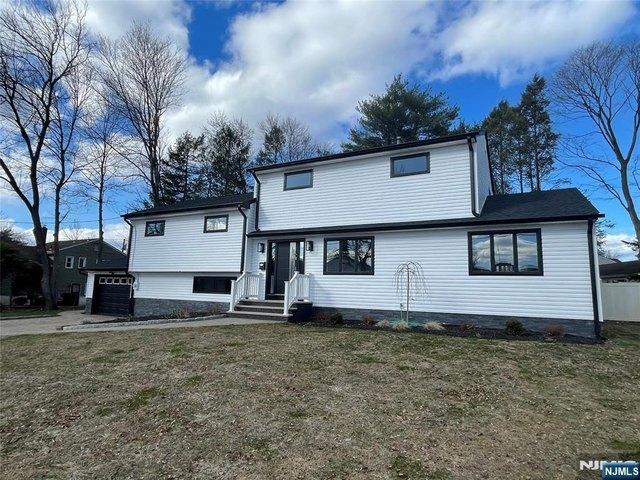 229 Standish Rd, Paramus, NJ 07652