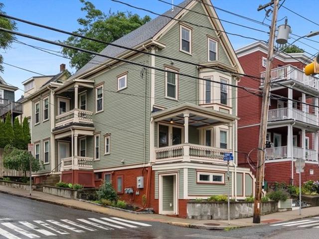 229 Summer St Unit 2, Somerville, MA 02143
