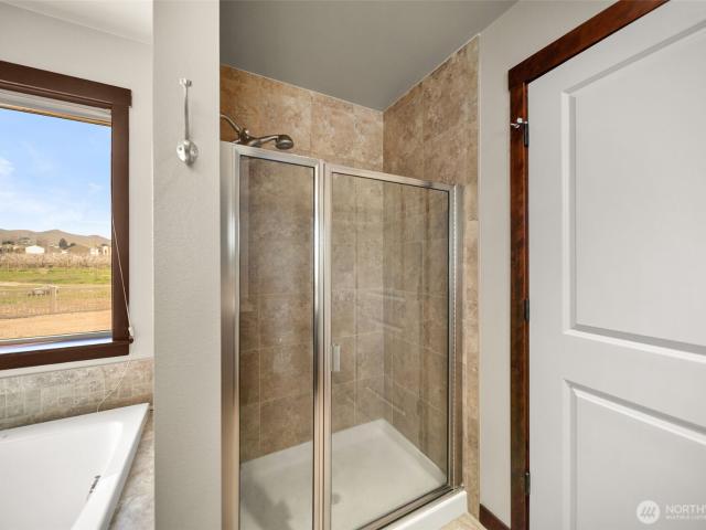 229 Sun Valley Dr, Wenatchee, WA 98801 | MLS #2494