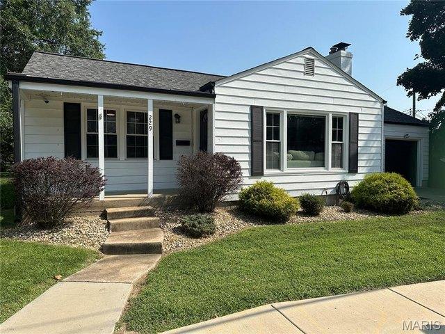 229 Quan Ave, Kirkwood, MO 63122