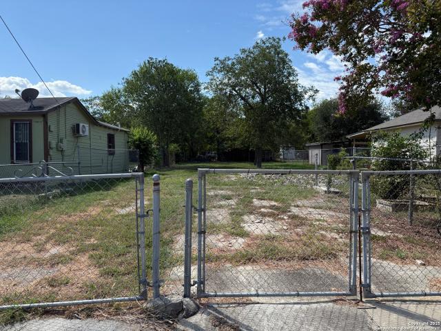 229 Quinta St, San Antonio, TX 78210 | MLS #1919 | Compass