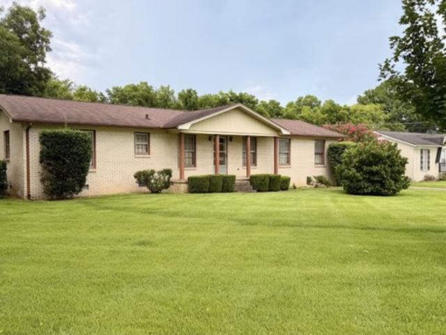 229 Robin Hood Rd, Pulaski, TN 38478