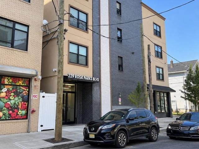 229 Rosa park Blvd