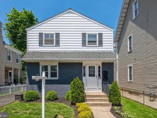 229 W Union St, Burlington, NJ 08016