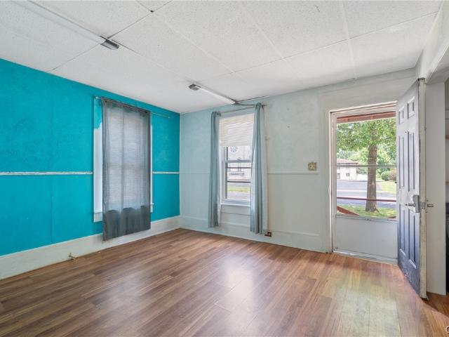 229 W Ellis Street