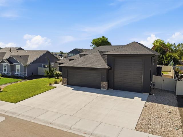 229 W Moray St