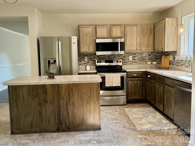 229 Waterlemon Way