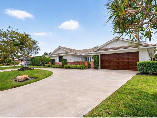 229 Walton Heath Dr, Atlantis, FL 33462