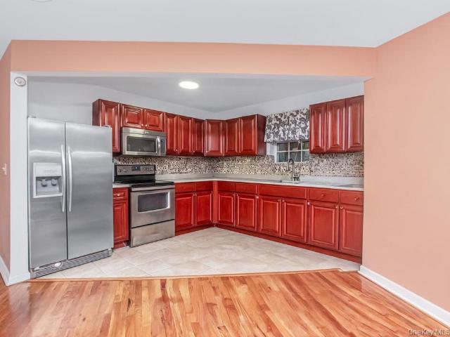 229A W Tremont Avenue