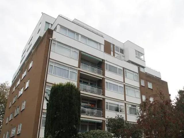 22 41 The Bowls, Chigwell Row, IG7 6NB, United Kingdom | 3 bed apartment for rent #139069739 | Rentberry