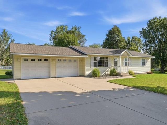 22 6th St S, Sauk Centre, MN 56378