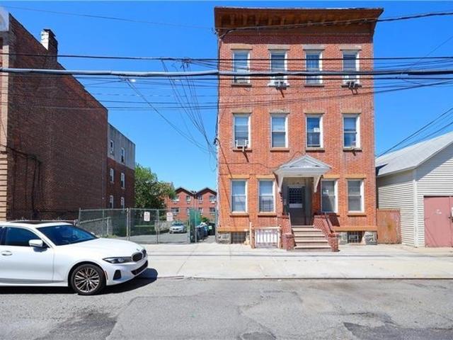 22 08 th St, Queens, NY 11356