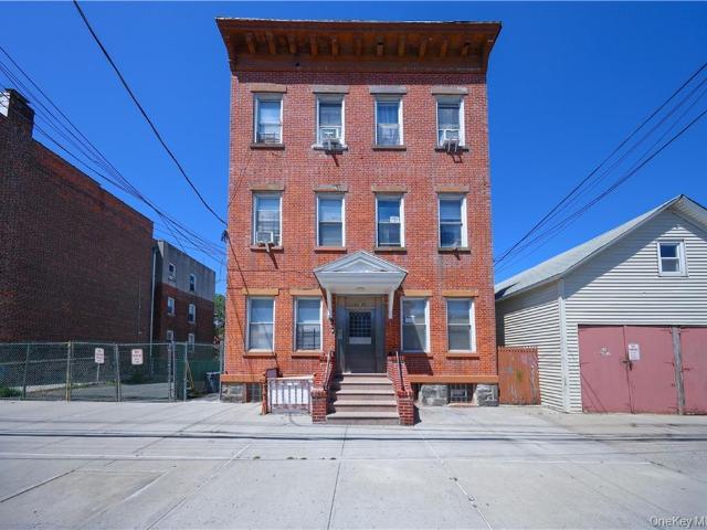 22 08 th Street