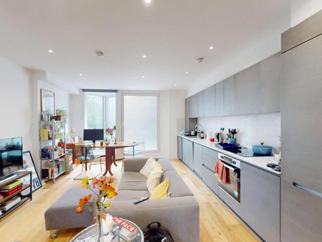 22 24 Powell Road, London, London. 1 bed apartment to rent £2,400 pcm £554 pw