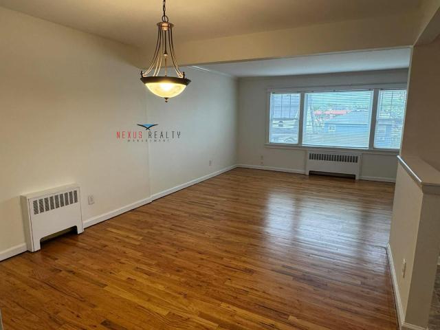 22 30 th Street, Queens, NY