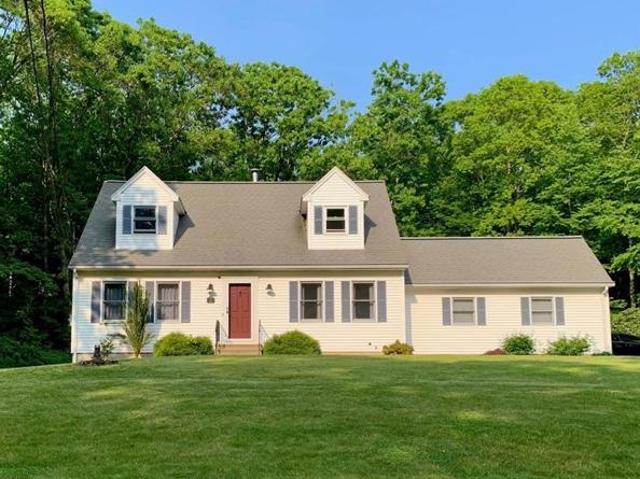 22 Tanglewood Dr, Preston, CT 06365