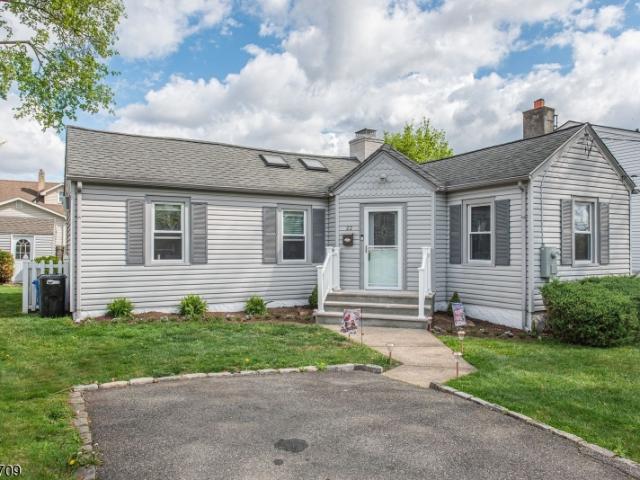 22 Tioga Ave, Lake Hiawatha, NJ 07034 | MLS #4020