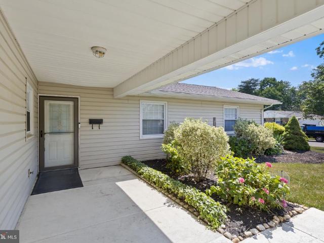 22 Torrington Lane