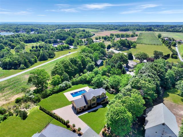 22 Tuthills Lane