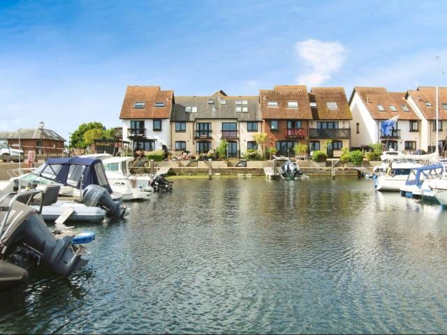 22 Velsheda Court, Hythe Marina SO45, 4 bed terraced house to rent, £2,200 pcm | PrimeLocation
