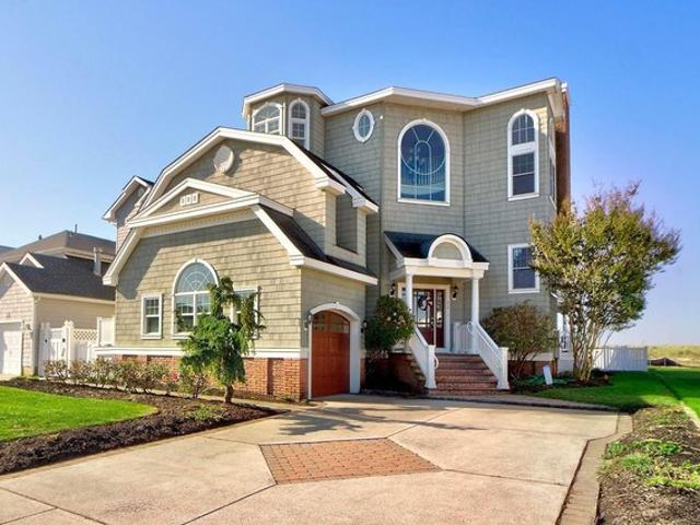 22 W Ocean Dr, Brigantine, NJ 08203
