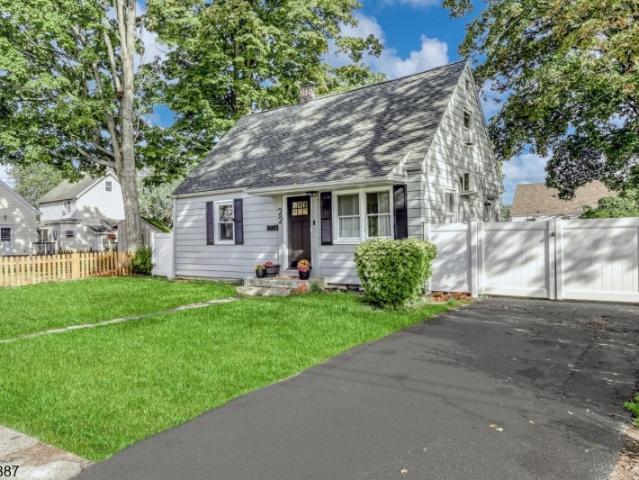 22 Wanaque Ave, Wanaque, NJ 07420 | MLS #4016 | Compass