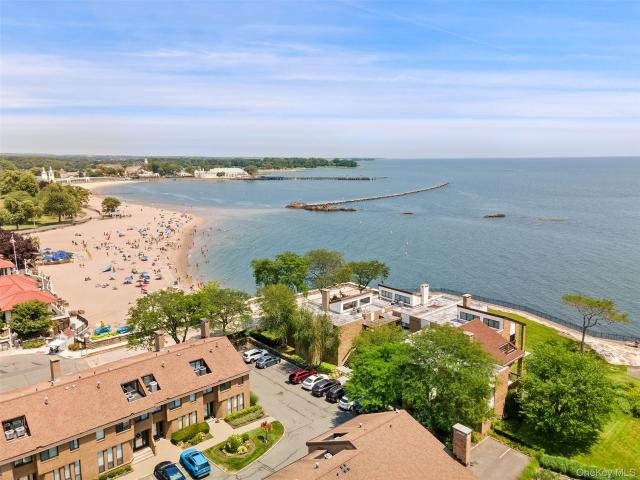 22 Waters Edge