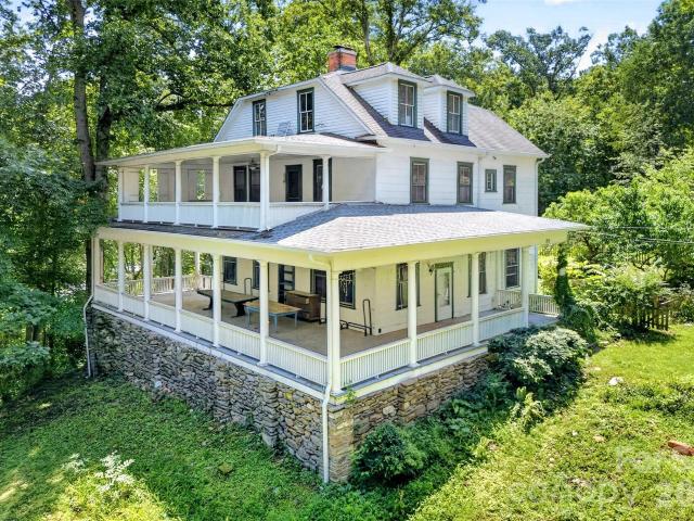 22 Woodbend Lane