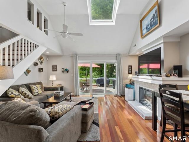 22 Woodbury Pl Unit 22, Woodbury, CT 06798